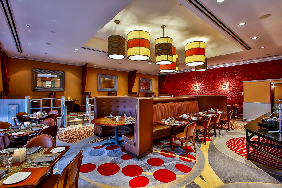 SPOTLIGHT LOUNGE & RESTAURANT (DoubleTree by Hilton Chicago-Alsip ...